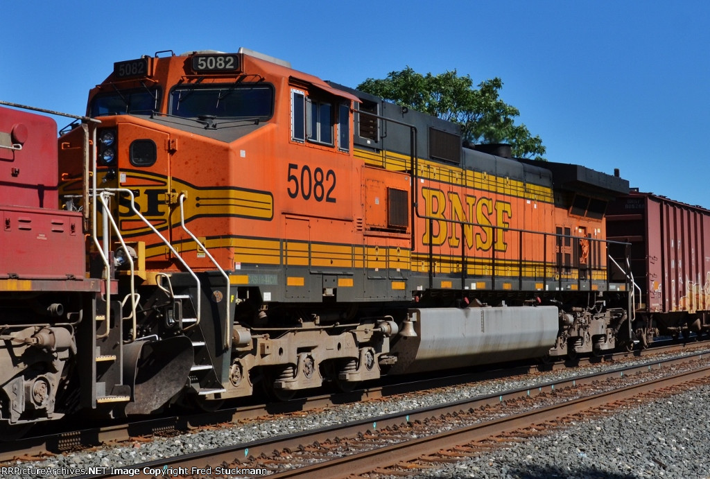 BNSF 5082